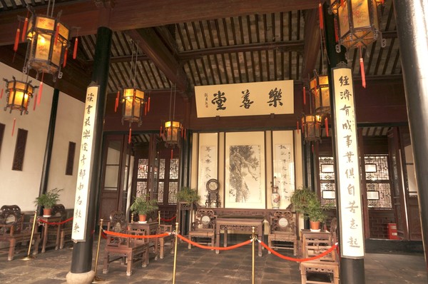 Shanghai to Luzhi Water Town Day Tour | Shanghai Water Town Tours