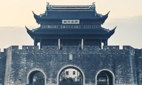 Suzhou Walking Tour: Explore Ancient Gates and City Walls