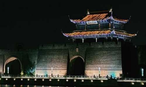 Suzhou Walking Tour: Explore Ancient Gates and City Walls